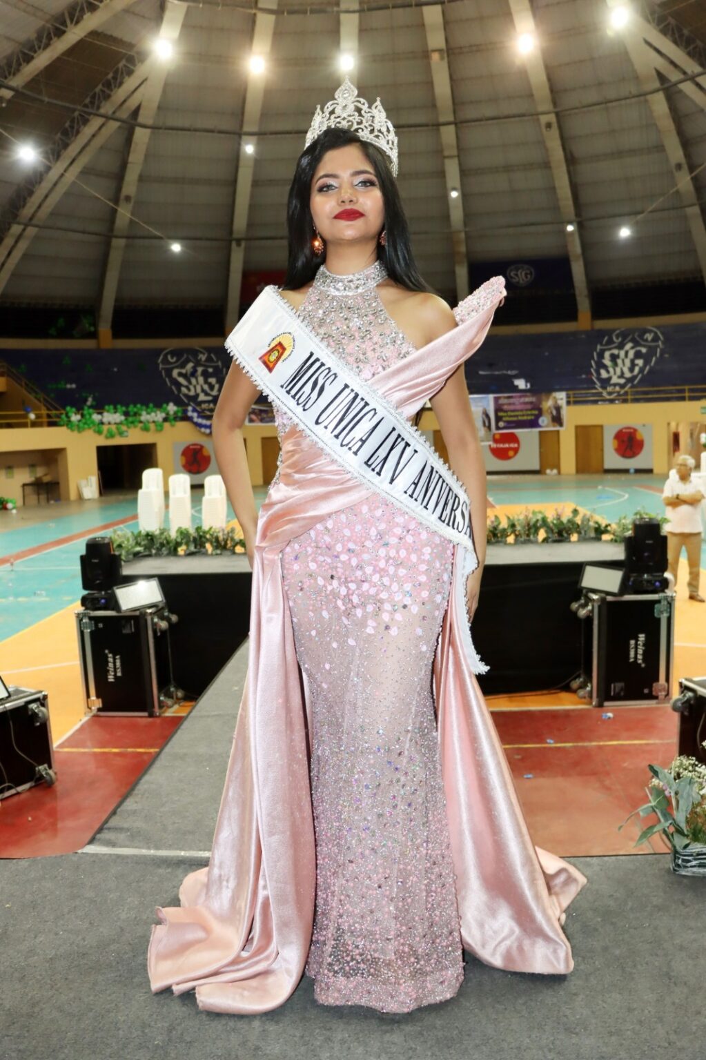Fernanda Paredes se coronó reina de la Universidad San Luis Gonzaga en ...