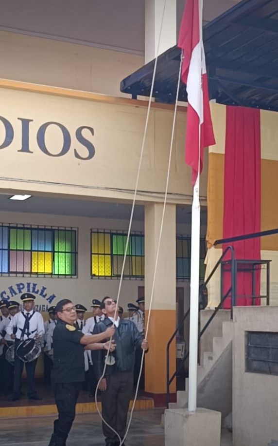 Región Policial Ica participó en el izamiento del Pabellón Nacional en ...